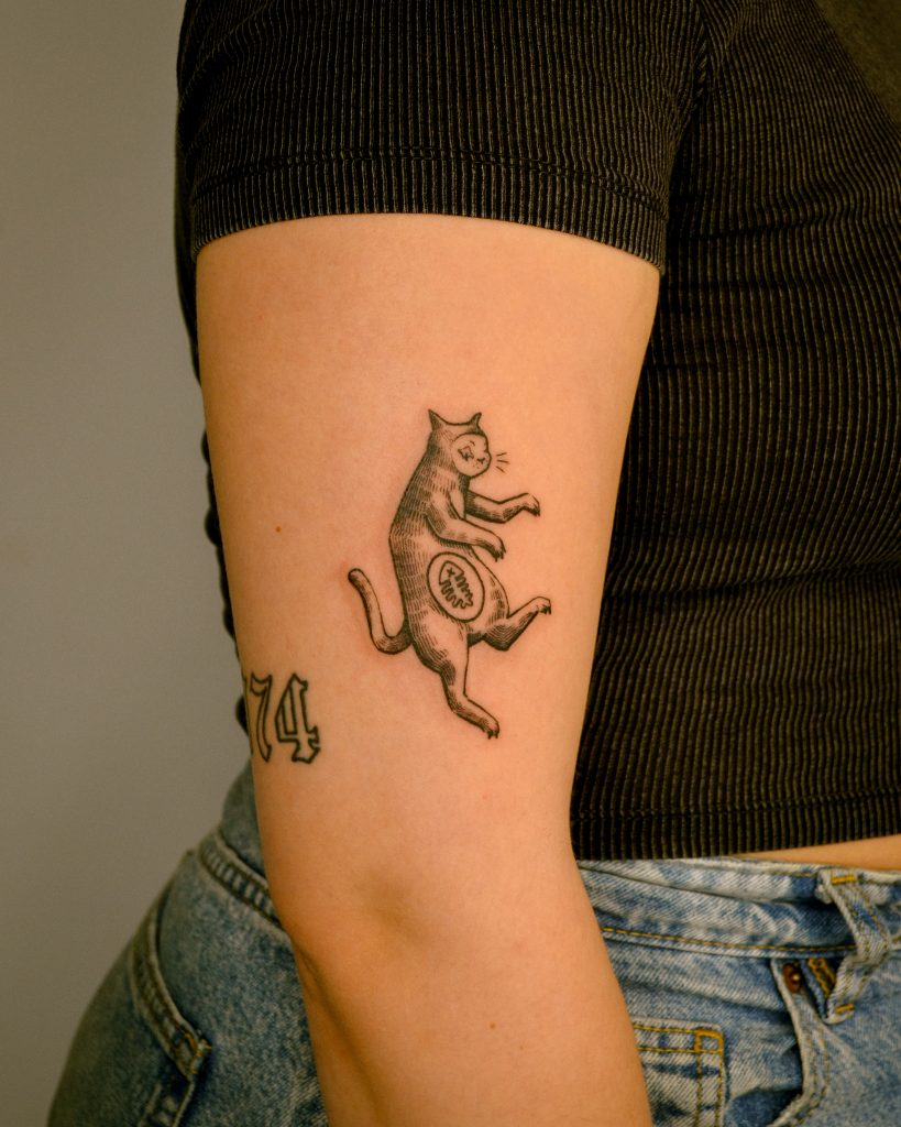 Delikatne tatuaże damskie - wzory i inspiracje - Szelma Tattoo